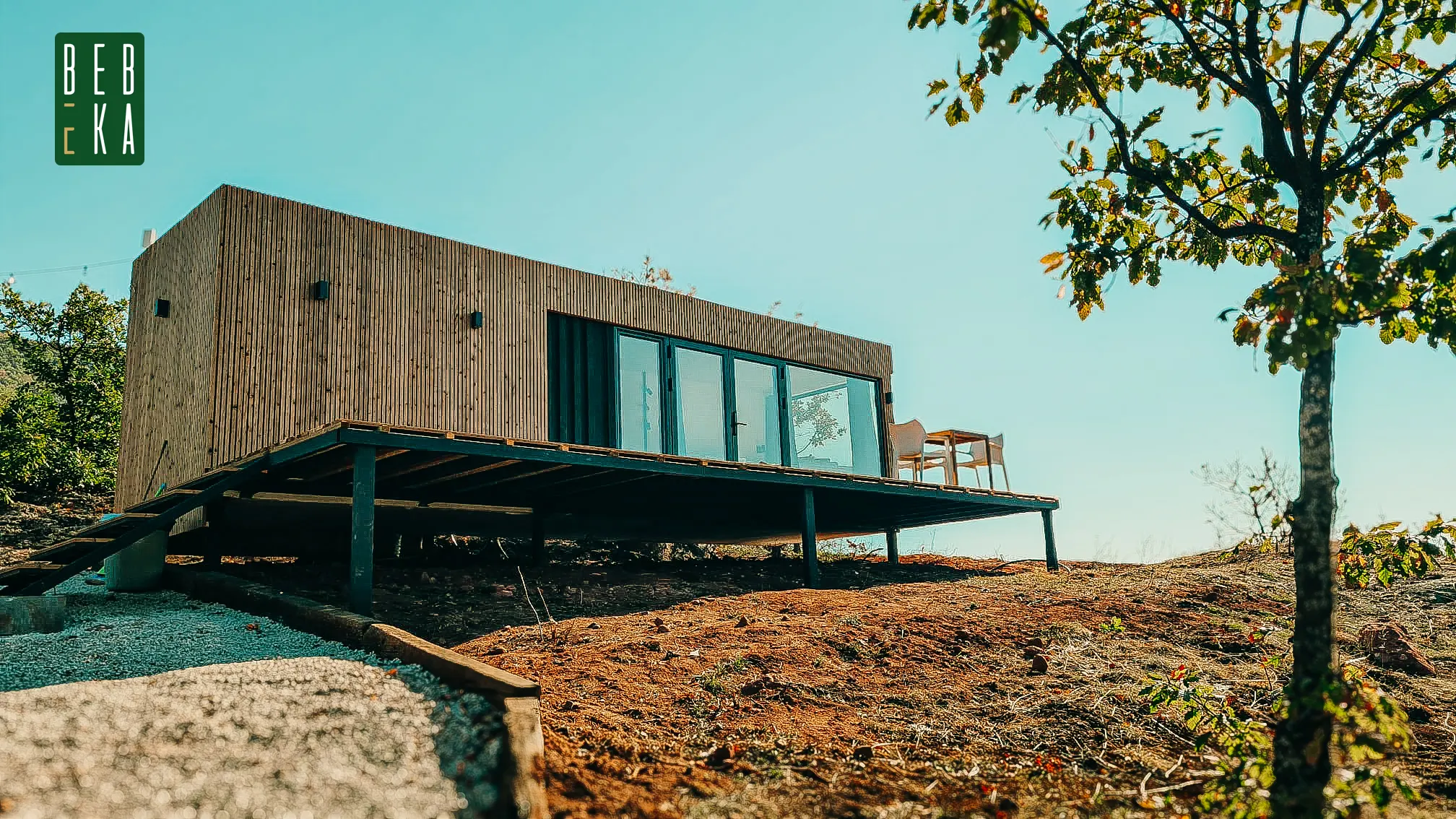 Уютен контейнер за превоз 2 - Глемпинг Бебека